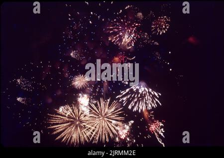 Crackers - Incendiaries, for Celebration & Festivals, Display of Fire ...