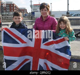 ANNA VICKERS AND HER CHILDREN CHARLOTTE (4) AND CHRISTOPHER (9) SAY ...