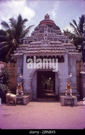 Temple Gate at Puri, Orrisa, India Stock Photo - Alamy