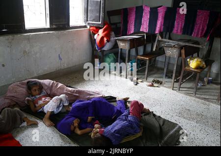 Interior Sindh Flood affected people accommodated to rehabilitation at ...