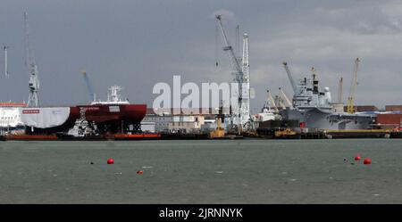 THE TWO STERN SECTIONS OF HMS QUEEN ELIZABETH, THE NEW SUPER CARRIER ...