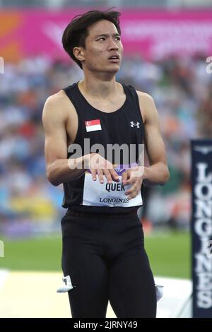 Calvin Quek Jun Jie (C-R) of Singapore celebrates after won a gold ...