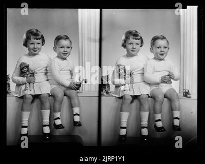 Mrs Barton 1940 Stock Photo - Alamy