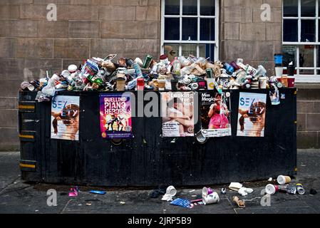 Litter in the Lawnmarket during the Edinburgh Fringe due to industrial ...