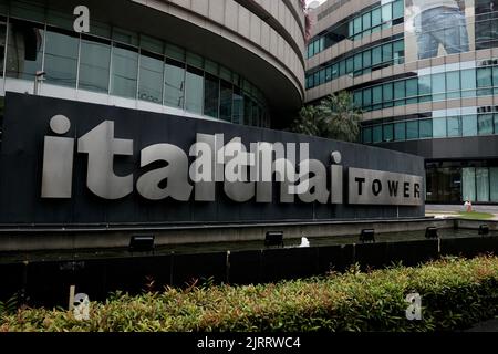 Italthai Tower Pier Khlong Saen Saep, Bang Kapi, Huai Khwang, Bangkok Stock Photo - Alamy