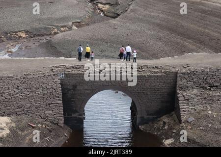 Baitings Reservoir/Dam - Drought Stock Photo - Alamy