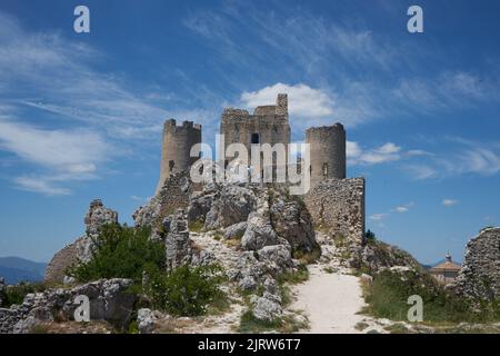 Burgruine Rocca Calascio, bei dem Bergdorf Calascio, Nationalpark Gran ...