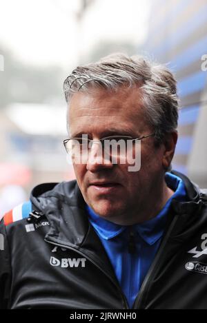 (L to R): Pat Fry (GBR) Alpine F1 Team Chief Technical Officer with ...