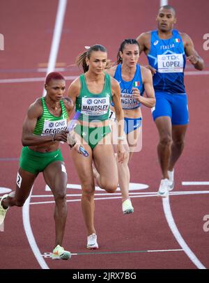Sharlene Mawdsley competing in the mixed relay final at the World ...