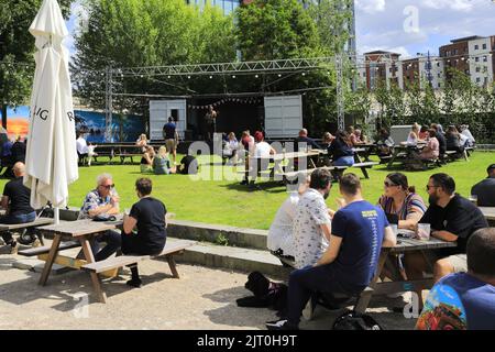 Charters bar on the River Nene, Embankment Gardens, Peterborough City ...