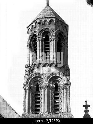 Tracy le val clocher face est Stock Photo - Alamy