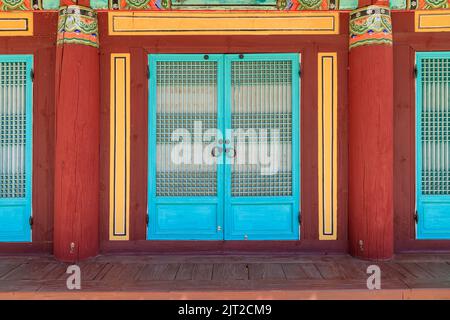 Traditional window of Hanok. Korean traditional window or Door Stock ...