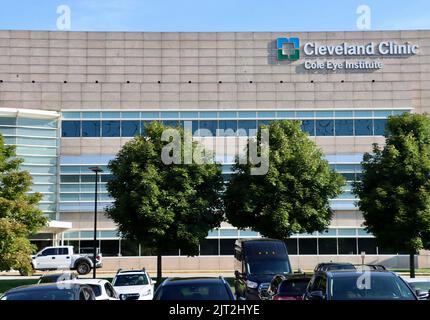 Cleveland Clinic Cole Eye Institute at the main campus Stock Photo - Alamy