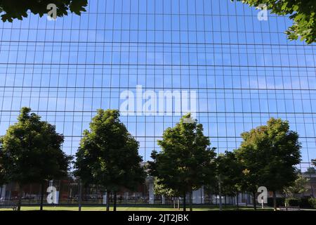 Cleveland Clinic Taussig Cancer Center at Main Campus Stock Photo - Alamy