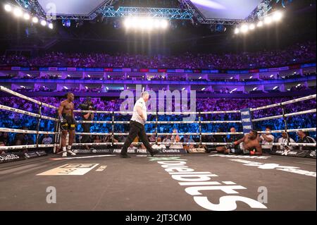Youtube personality KSI and rapper Swarmz during their ‘Two Fights in ...