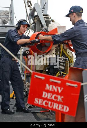 Mine neutralization vehicle on USS Avenger (MCM-1) 1988 Stock Photo - Alamy