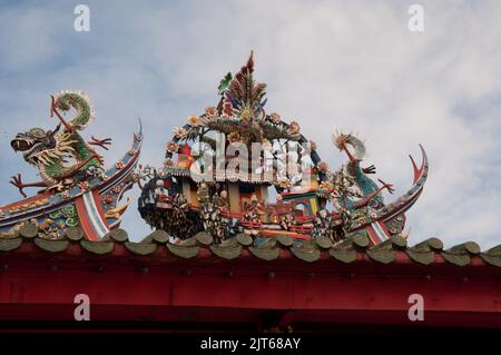 Roof (detail), Ong Temple, Georgetown, Penang, Malaysia, Asia. Ornate ...