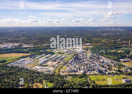 Aerial view, Ruhr oil BP Gelsenkirchen refinery, Uniper power plant ...