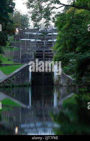 Five Rise Locks in Bingely,West Yorkshire,UK Stock Photo - Alamy