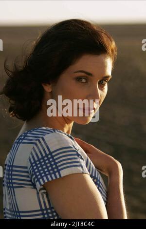 THE WORLD UNSEEN, Lisa Ray, 2007. ©Regent Releasing/Courtesy Everett ...