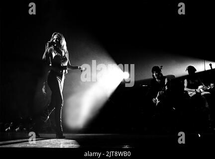 Tane Cain on Solid Gold, 1982 Credit: Ron Wolfson / MediaPunch Stock ...