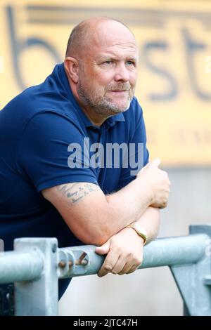 Bromley Manager Andy Woodman during the Sky Bet League Two match at ...