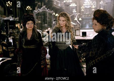 STARDUST (2007) SARAH ALEXANDER, MICHELLE PFEIFFER, JOANNA SCANLAN ...