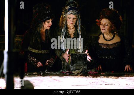 STARDUST (2007) SARAH ALEXANDER, MICHELLE PFEIFFER, JOANNA SCANLAN ...