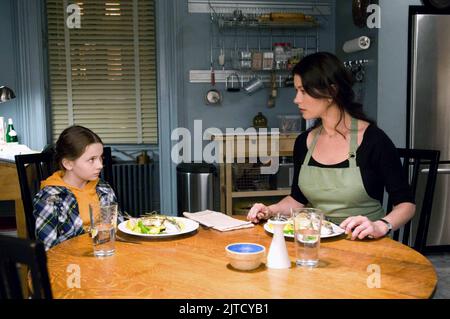 ABIGAIL BRESLIN, CATHERINE ZETA JONES, NO RESERVATIONS, 2007 Stock ...