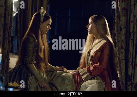 THE OTHER BOLEYN GIRL, Scarlett Johansson as Mary Boleyn, Natalie ...