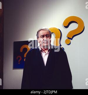 Hans-Joachim Kulenkampff, auch Kuli genannt, deutscher Fernsehmoderator ...