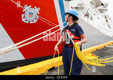 Manila, Philippines. 30th Aug, 2022. Members of the US and Philippine ...