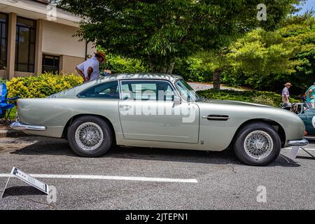 1965 Aston Martin DB5, side profile view including the Superleggera ...