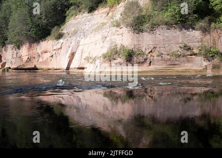 Ķūķu cliffs sandstone outcrops in Gauja National Park, Latvia Stock ...