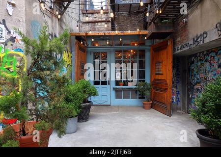 Freemans, Freeman Alley, 191 Chrystie St, New York, NYC storefront ...