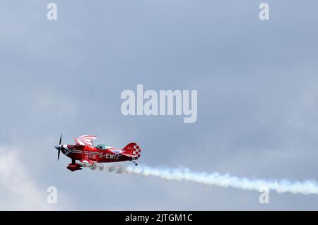 Rich Goodwin and his Pitts S2S Bi Plane, G-EWIZ Stock Photo - Alamy