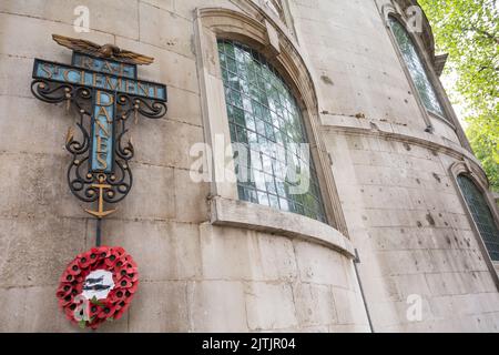 RAF Memorial outside Sir Christopher Wren's St Clement Danes church ...