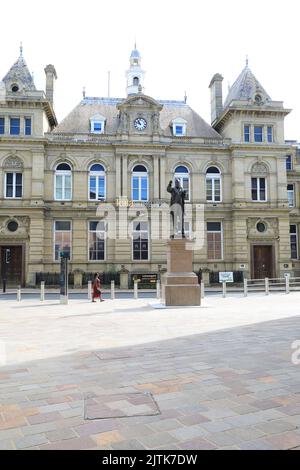 Statue of WE Forster, Liberal MP for Bradford from 1865 on Forster ...