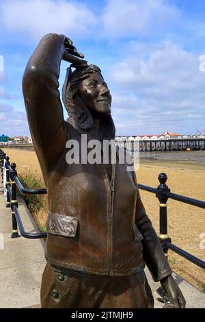 Bronze Statue of Amy Johnson, on Herne Bay seafront, Thanet, Kent Stock ...