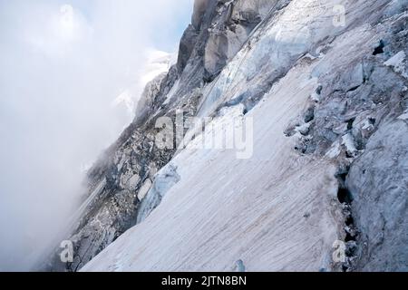 The end of summer in Chamonix leaves the Montblanc snow dangerous due to possible landslides in ...
