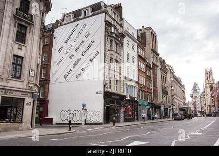 Piers Nicholson's Fleet Street Heritage Sundial on a building on ...