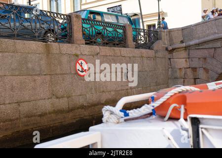 Prohibition sign Anchoring prohibited Stock Photo - Alamy