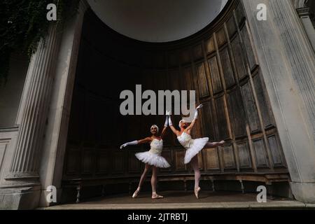 Dancers Robert Carter and Ugo Cirri from comedy drag ballet company Les ...