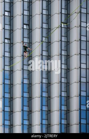 Chemnitz, Germany. 01st Sep, 2022. Slackline professional Lukas Irmler ...