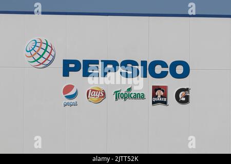 Indianapolis - Circa August 2022: Pepsico Gatorade distributor. Pepsico ...