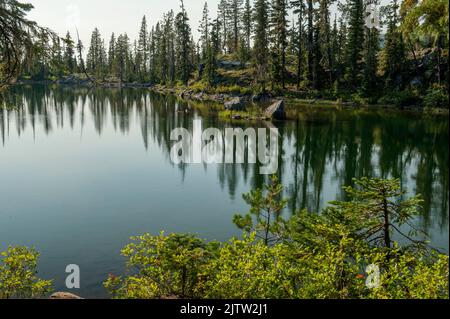 Notch Lake, in Oregon's Diamond Peak Wilderness Stock Photo - Alamy