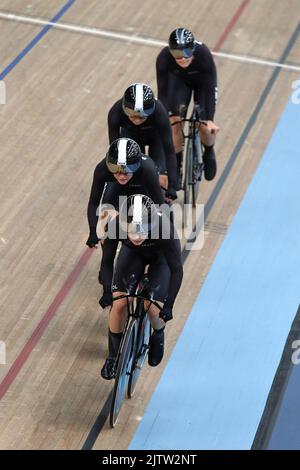 Michaela DRUMMOND of New Zealand in the Women's 25km Points Race ...
