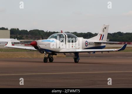 ZM309, a Grob Prefect T1 operated by the Royal Air Force (RAF ...