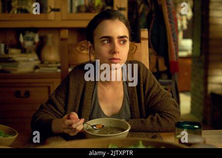 To the Bone Year : 2017 USA Director : Marti Noxon Lily Collins, Liana ...