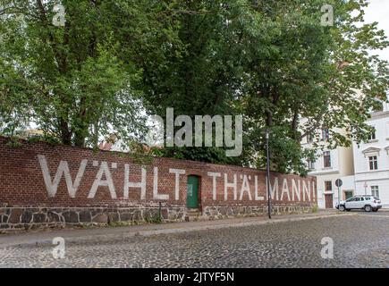 Wählt Thälmann Kulisse aka Old Lutz Cemetery Brick Wall, Görlitz ...